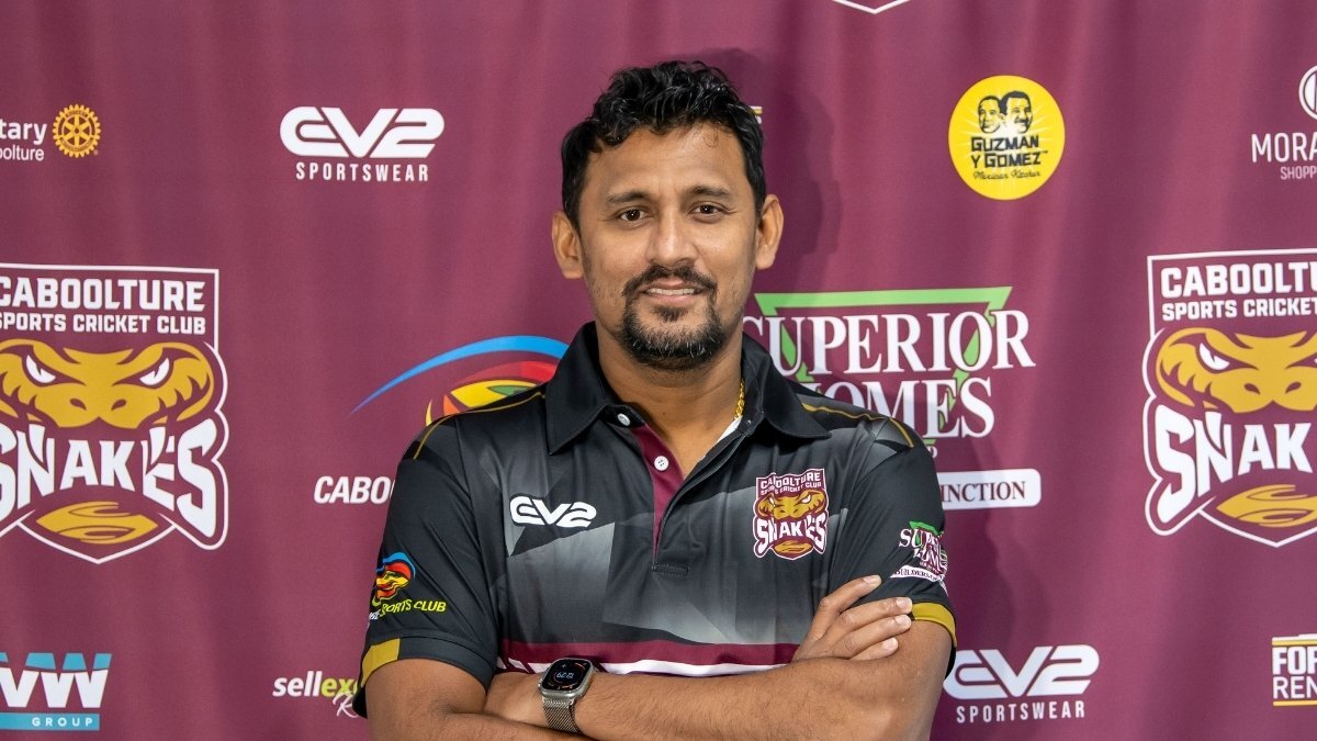 Snakes sign former Test star