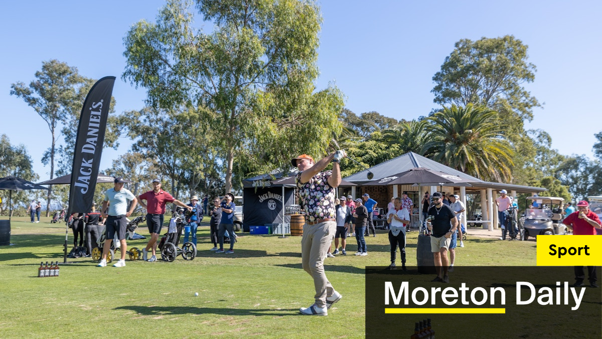 Top field chasing record prize