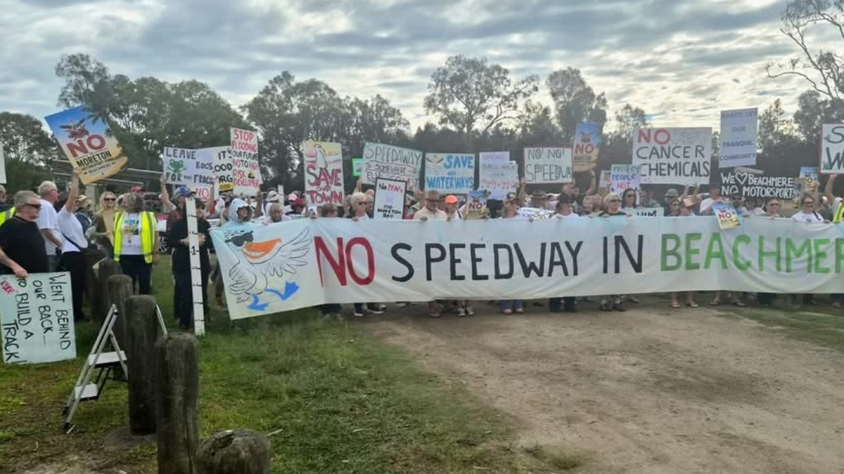 Residents rally against motorsport park | Moreton Motorsport Park Beachmere