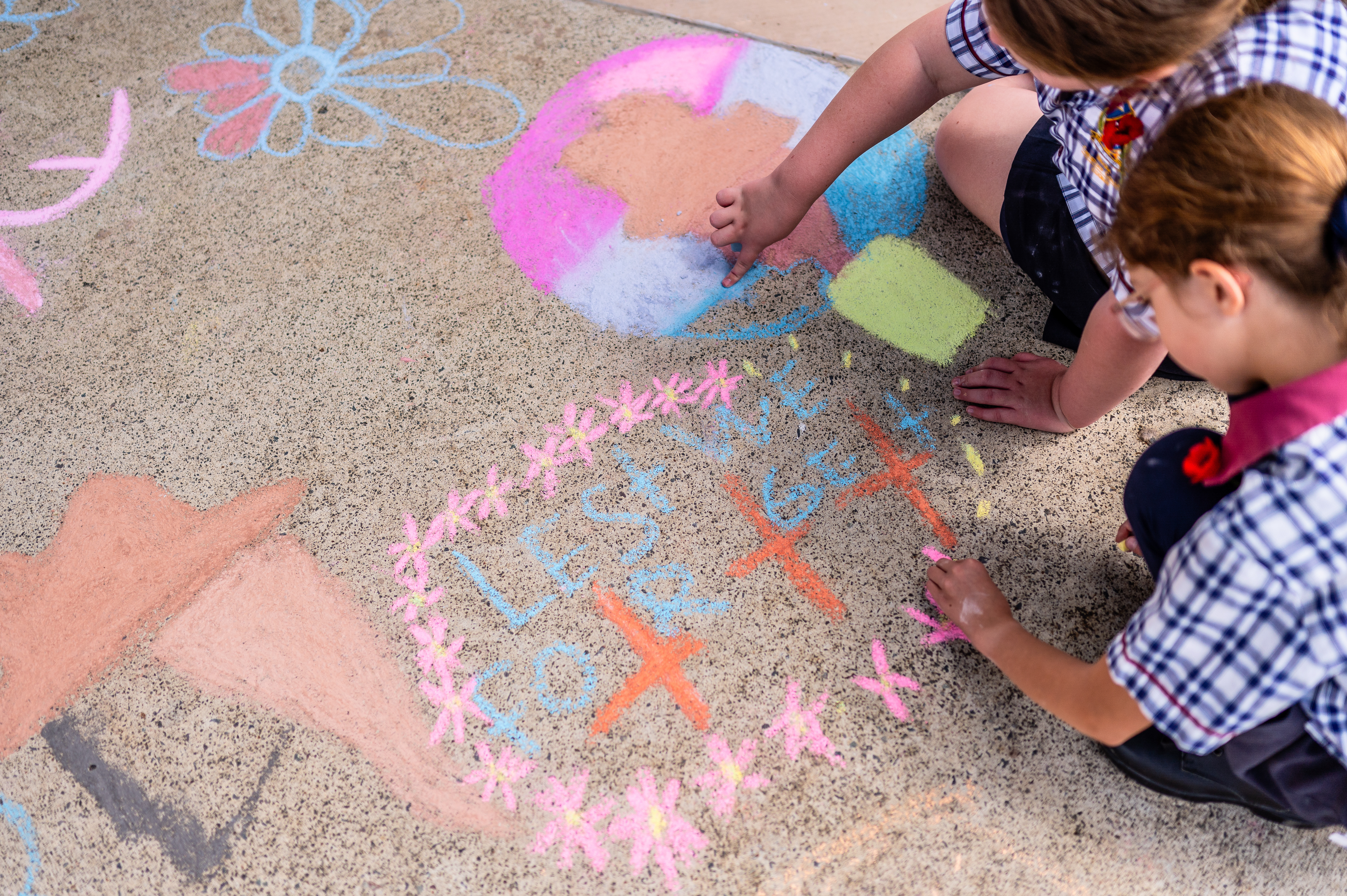 Students draw to remember