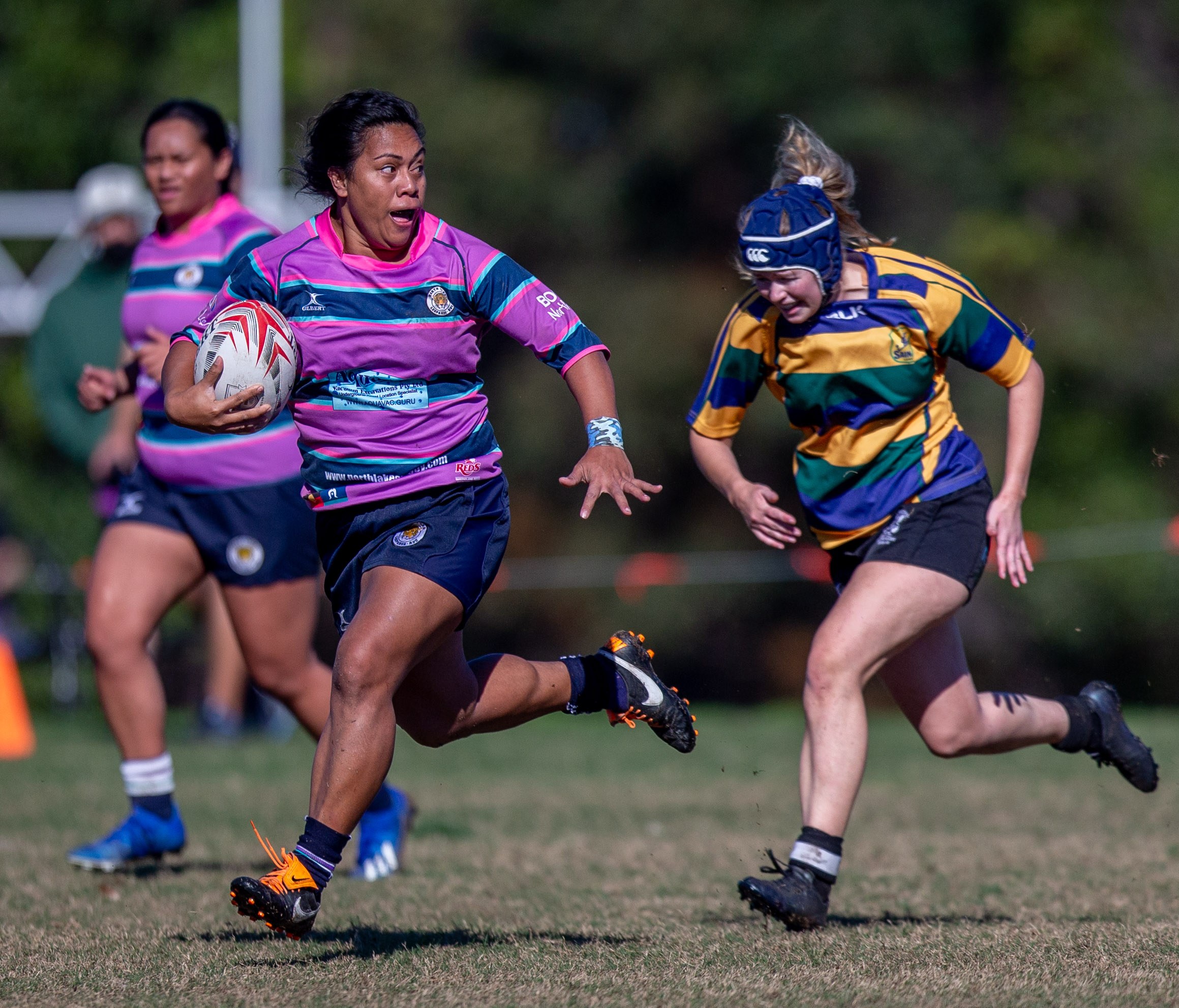 Leopards race clear of Logan